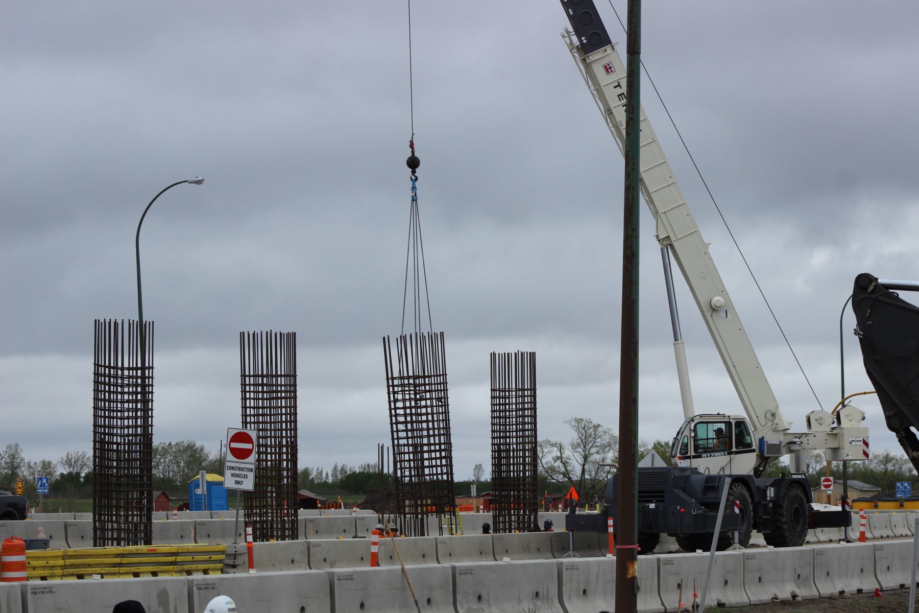 Photo Gallery: Hwy 1 and Hwy 48 – Rebar Installation | Regina Bypass